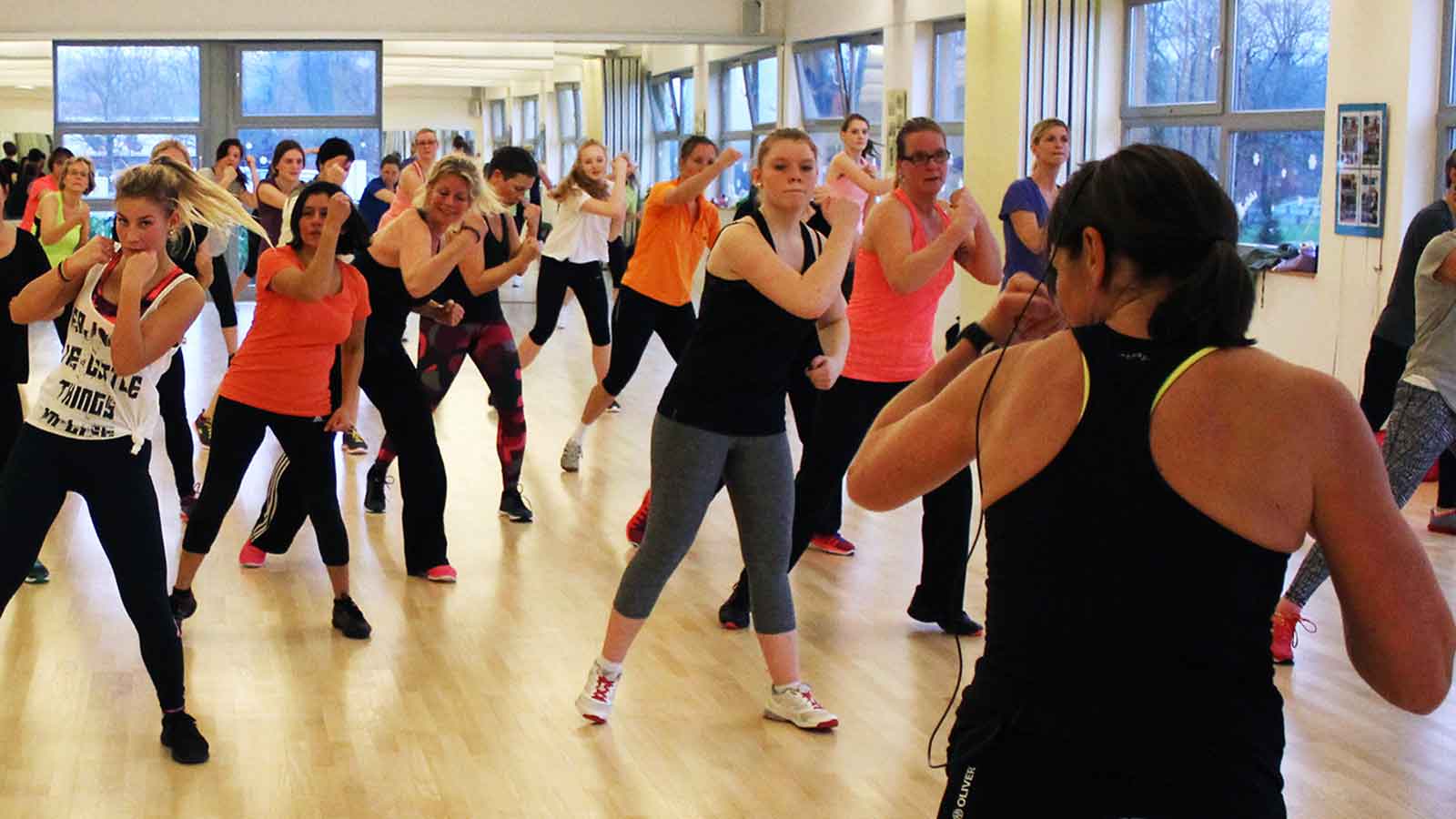 Neue Angebote beim Aerobic - Blau-Weiss Buchholz e.V.