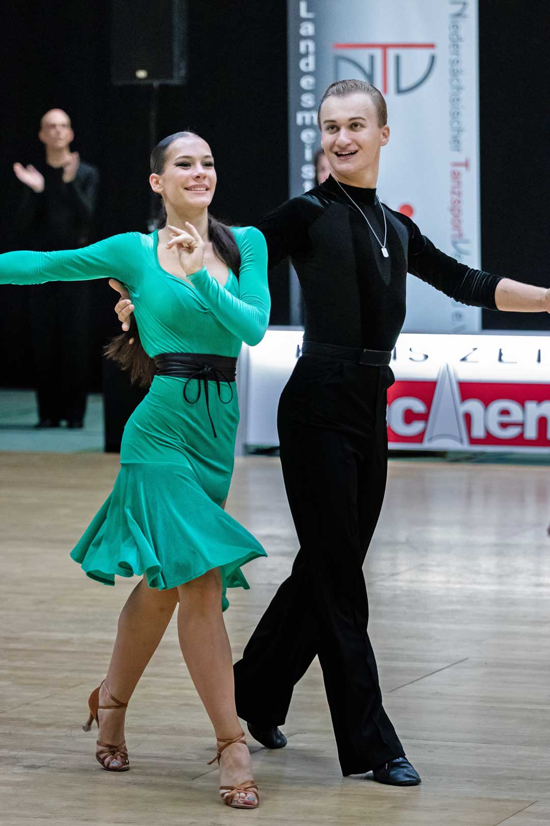 Tanzsport nimmt wieder Fahrt auf - Blau-Weiss Buchholz e.V.